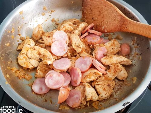 Spicy Cajun Chicken Pasta with Sausage - Mom Foodie