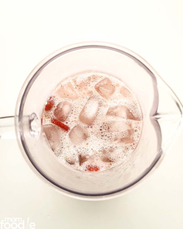 Strawberry Horchata Recipe - Mom Foodie