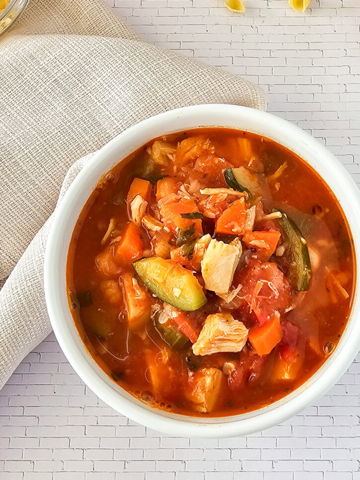 Chicken Minestrone Soup Recipe - Mom Foodie