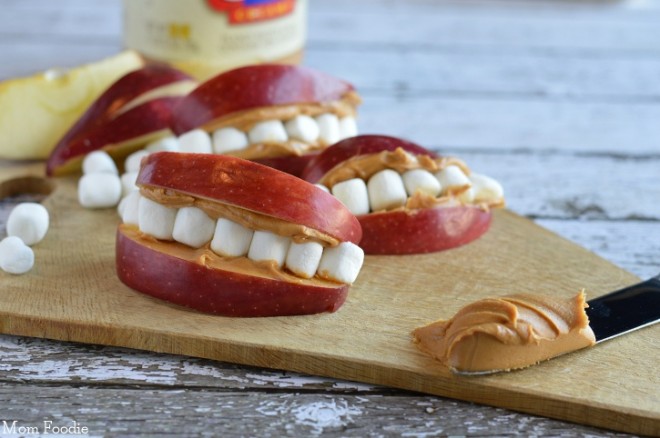 Apple Peanut Butter Teeth | Fun Easy Kid's Snack - Mom Foodie