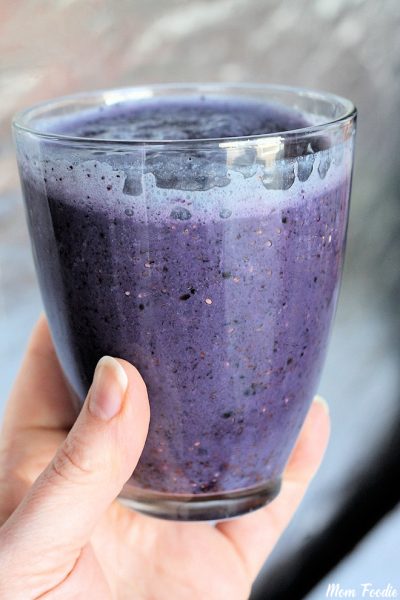 Berry Chia Seed Smoothie - Mom Foodie