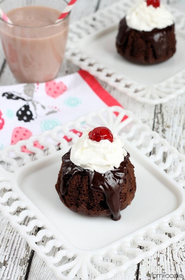 Chocolate Covered Cherry Mini Cakes Recipe - Mom Foodie