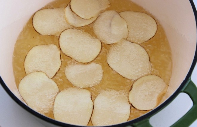 How to Make Kettle Chips - Mom Foodie