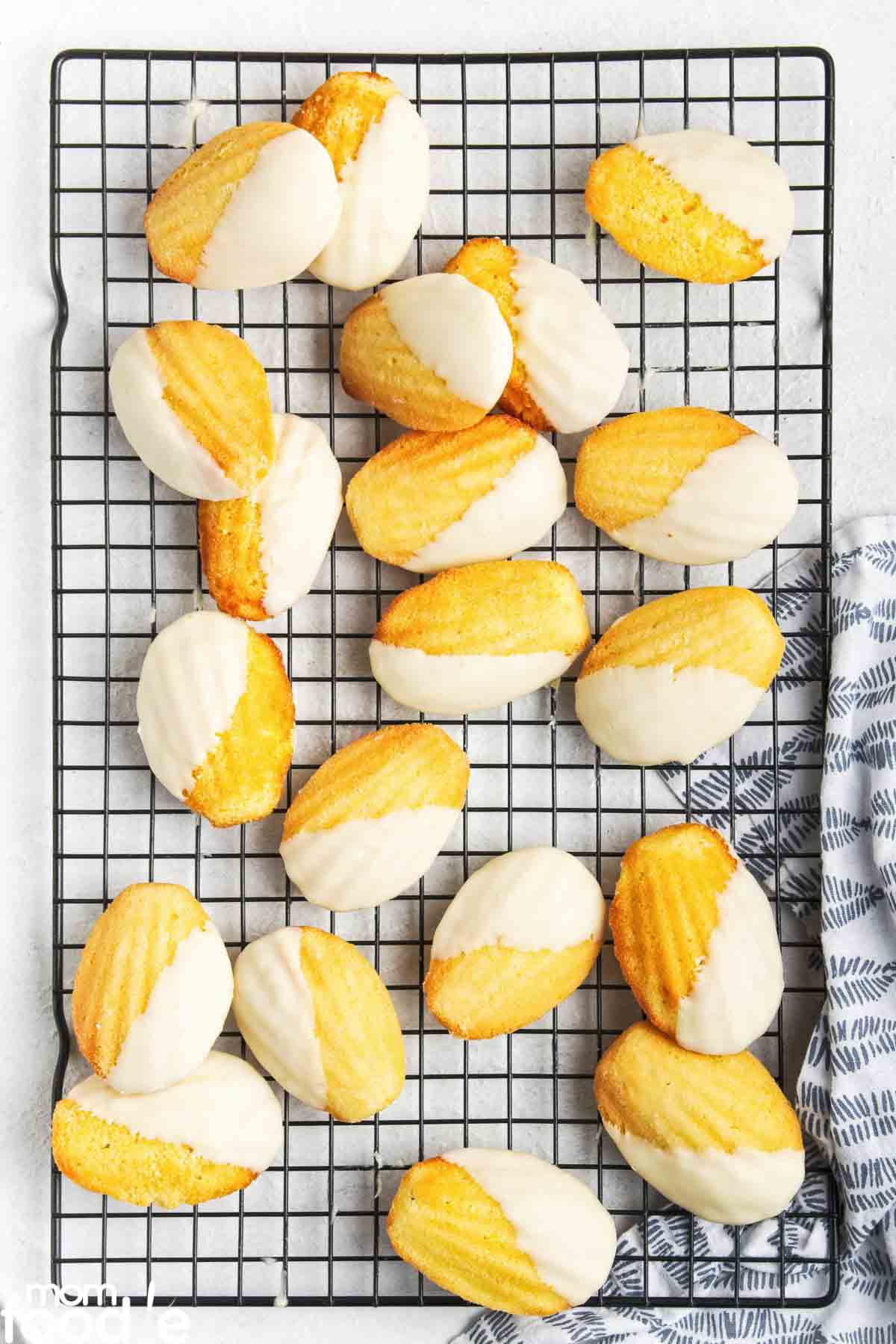 Lemon Madeleines Recipe - Mom Foodie