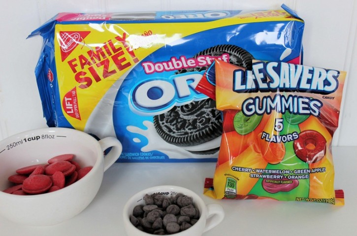 Oreo Eyeballs | Easy Halloween Party Treat - Mom Foodie