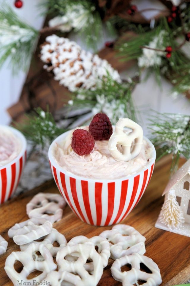 Raspberry Cheesecake Dip - Mom Foodie