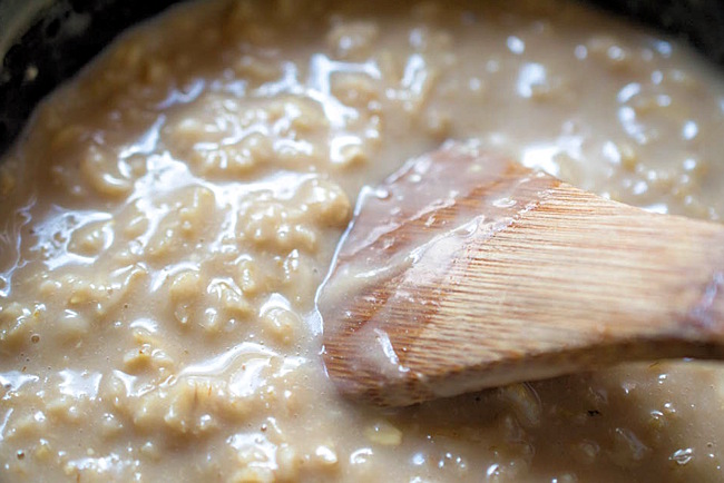 Chai Oatmeal Recipe - Mom Foodie